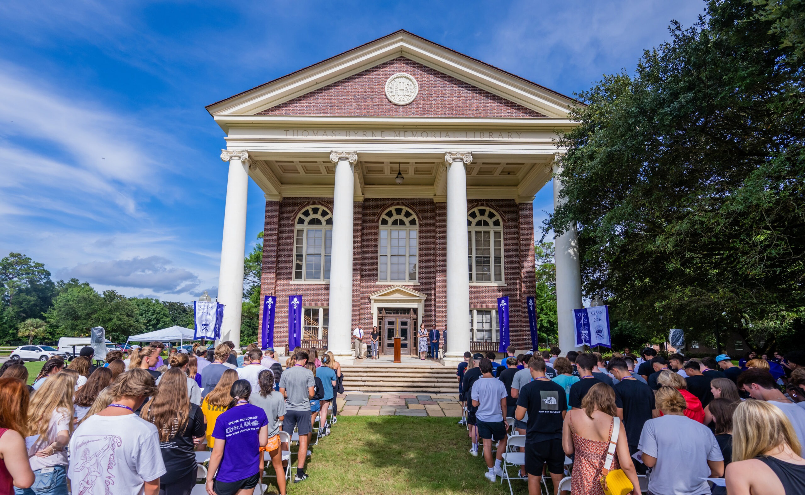 Freshman Convocation | Fall 2022 - www.shc.edu